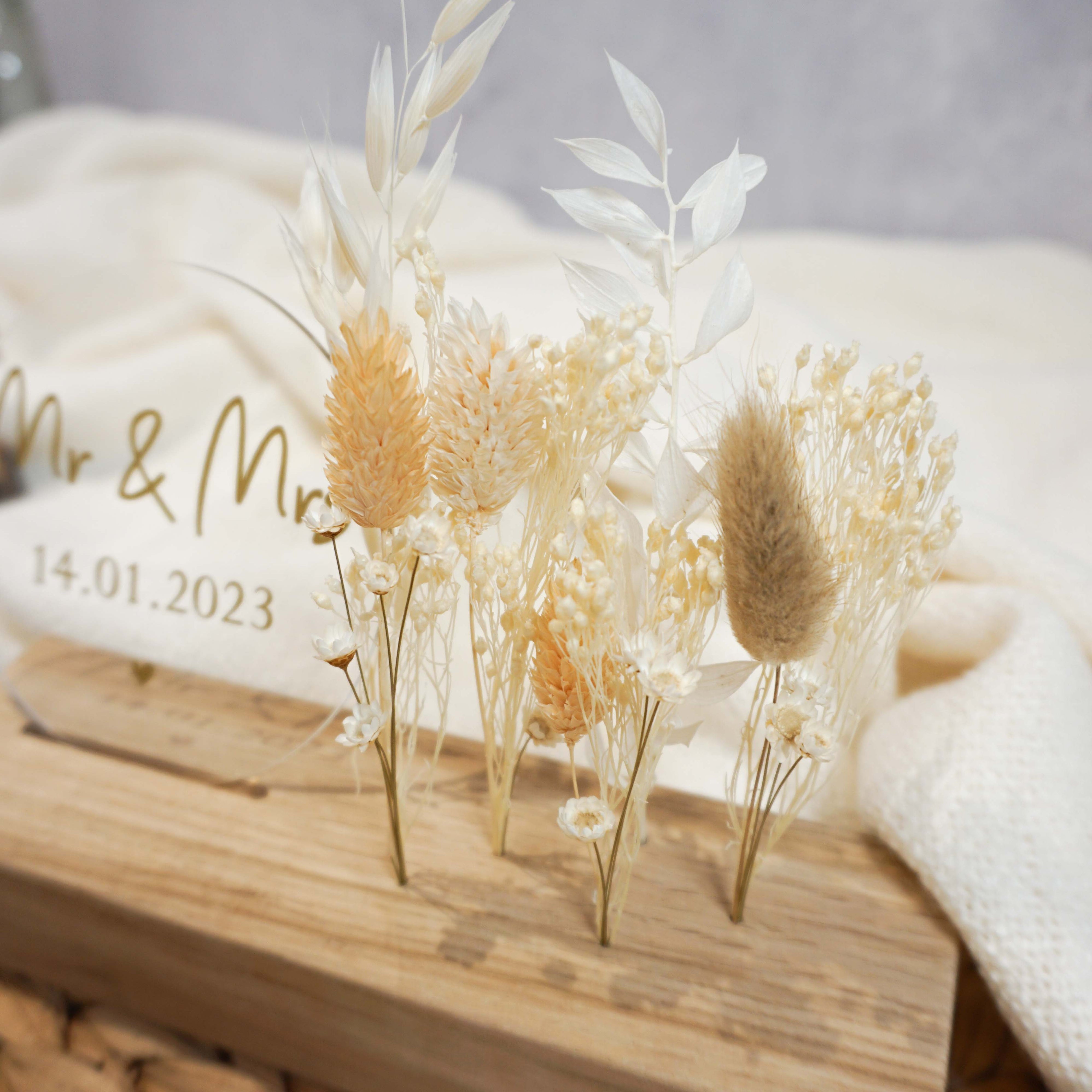 Hochzeitsgeschenk-personalisierter Trockenblumenständer– your-individuals